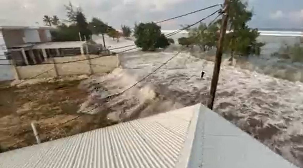 Tsunami hits Tonga after giant volcano eruption - Ceylon Independent